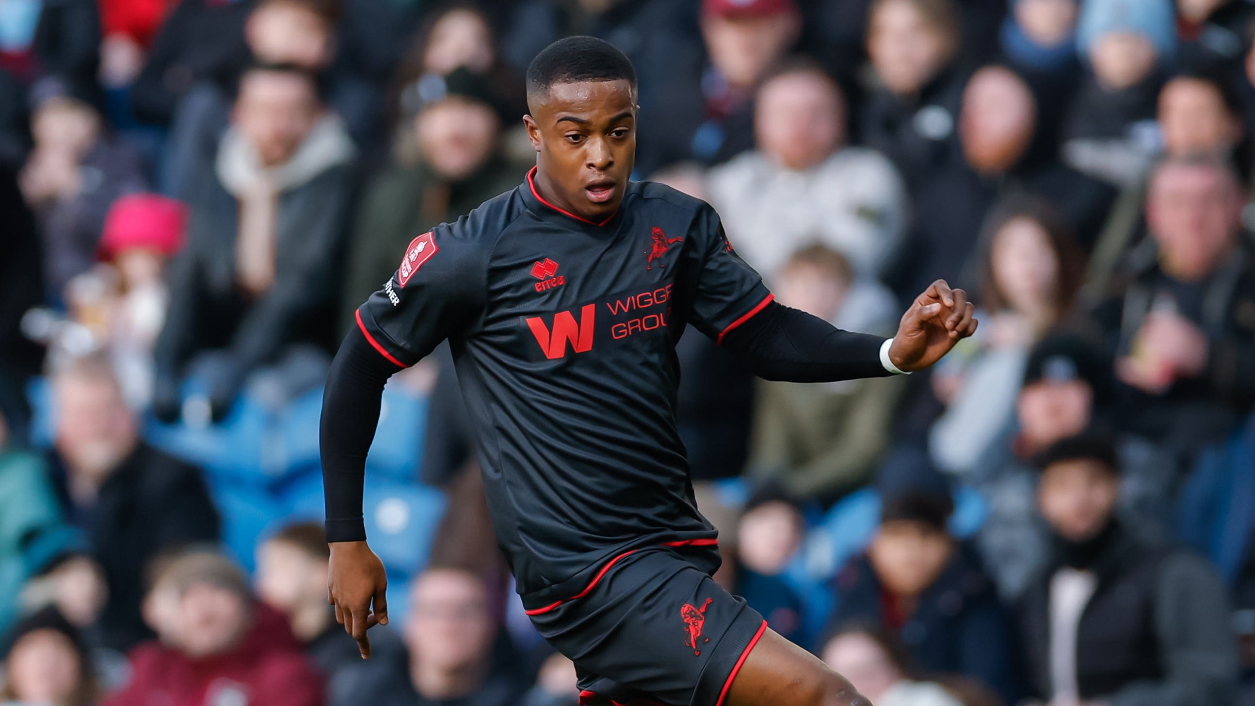 Millwall strengthen play-off hopes with convincing win over Charlton