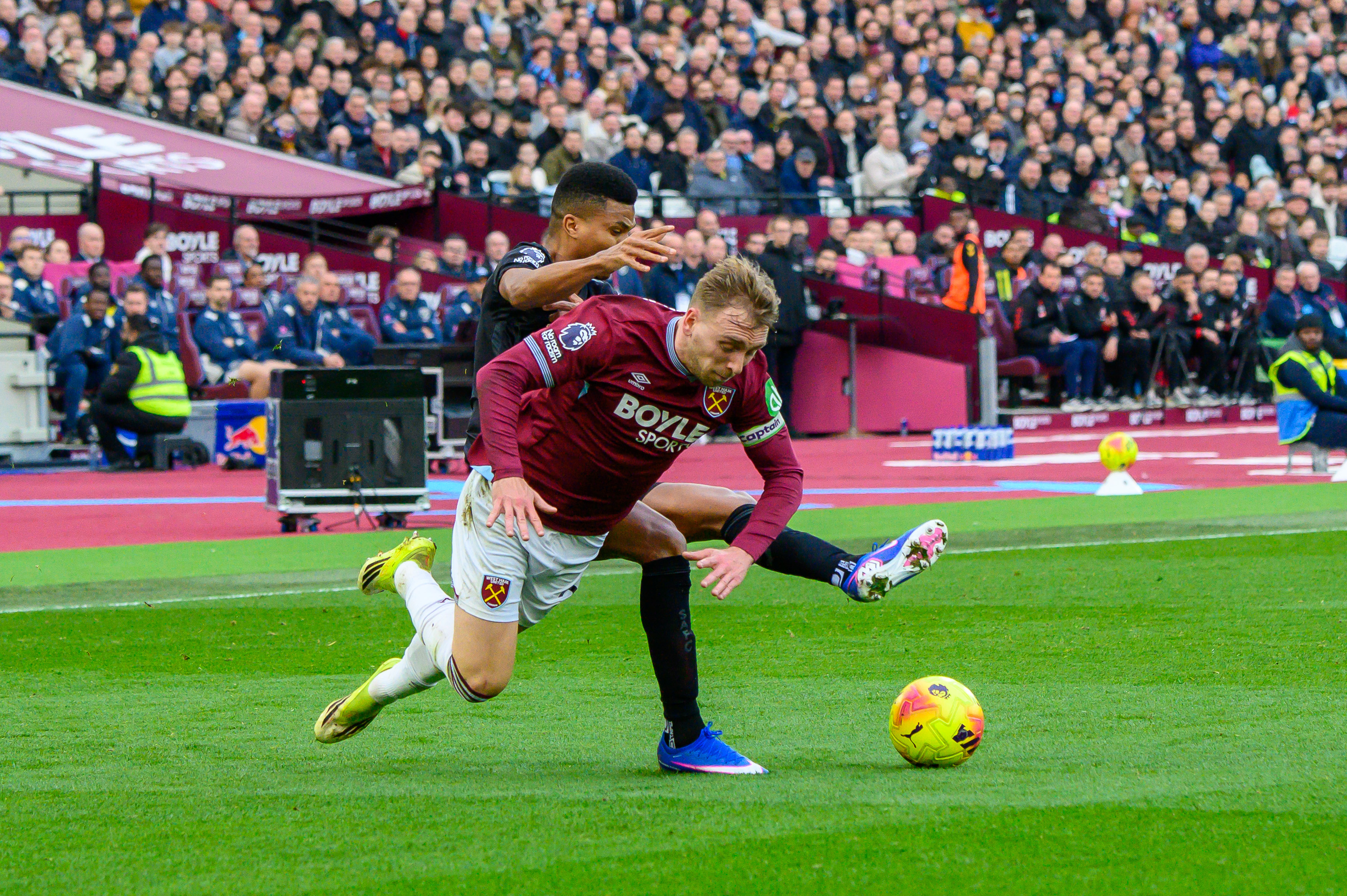 I just watched Sunderland fall to dismal defeat against West Ham United ...