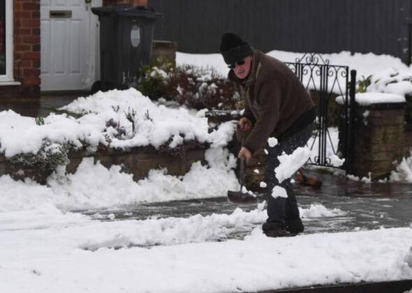 Snow forecast maps show exact date 40 hours of non-stop blizzards hit ...