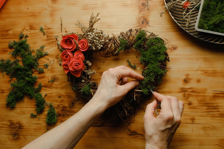 This DIY Valentine's Day decor gives off total Anthropologie vibes for ...