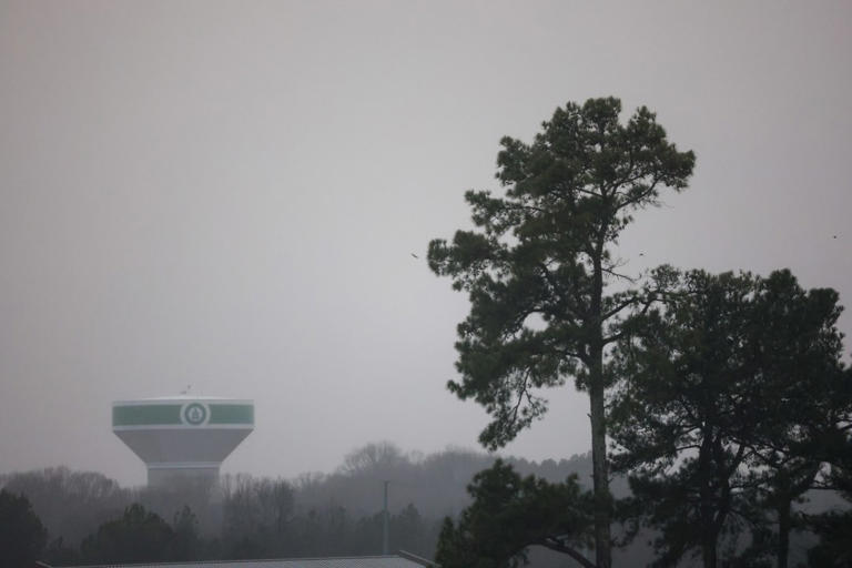 Icy roads in Mississippi lead to closures and travel warnings
