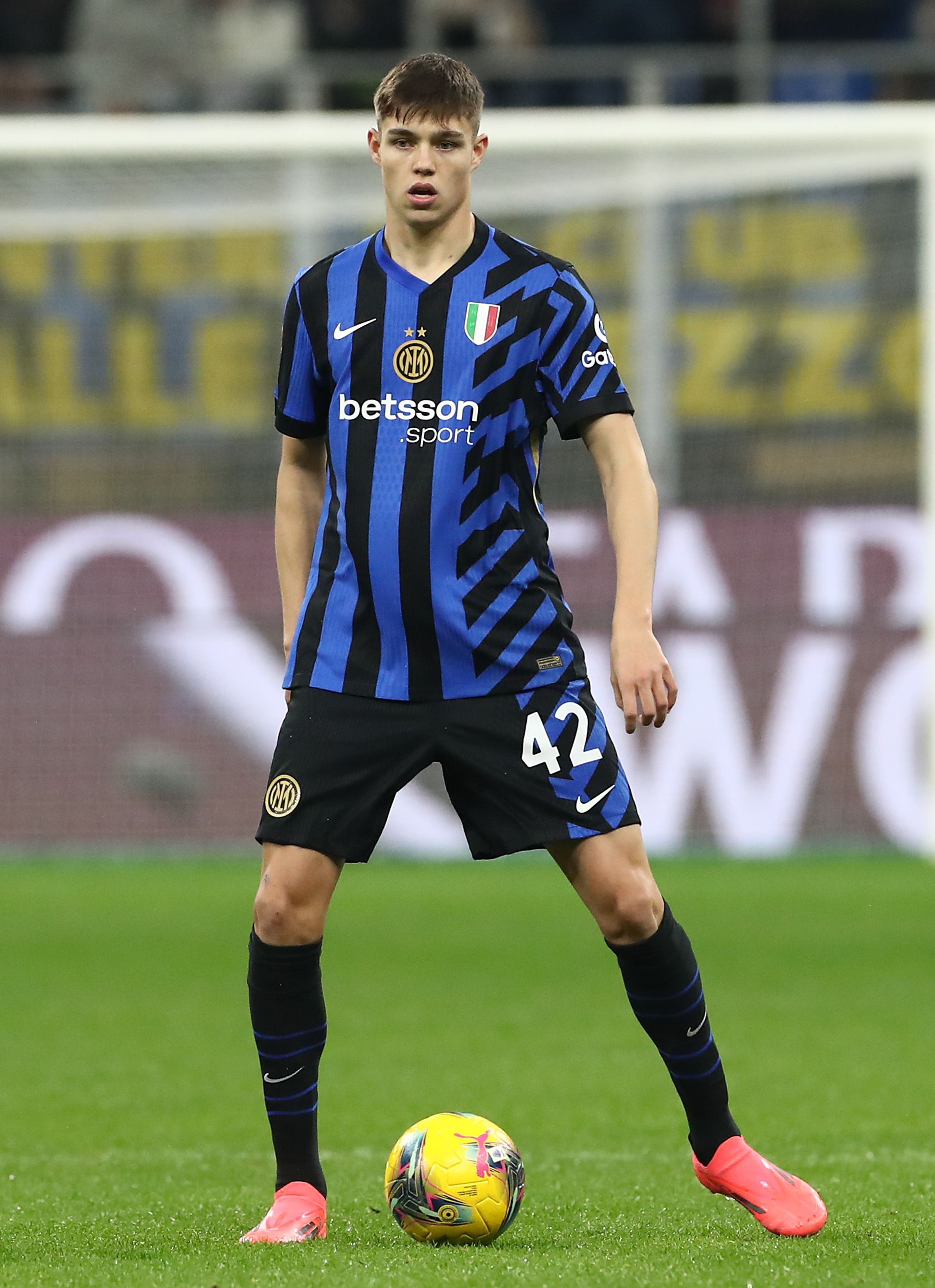 Transfer news live! Arsenal learn Alvarez price; Chelsea eye wonderkid