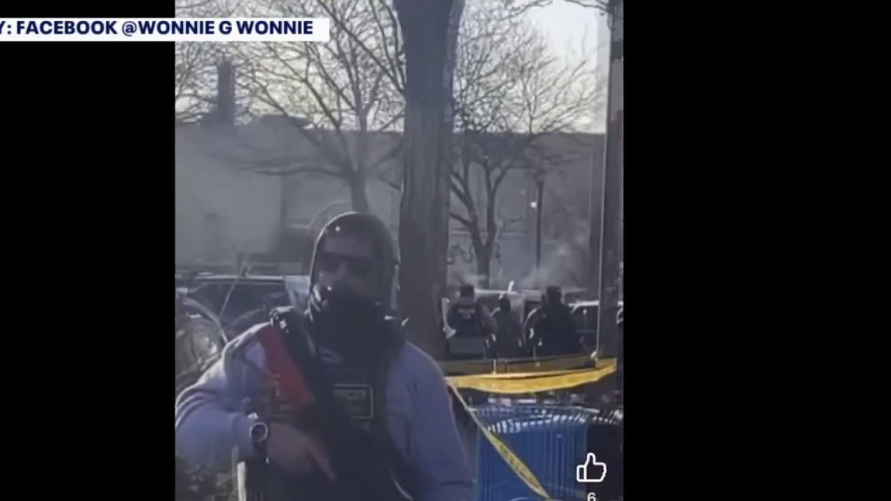 Federal agent shooting in Minneapolis: Video shows aftermath