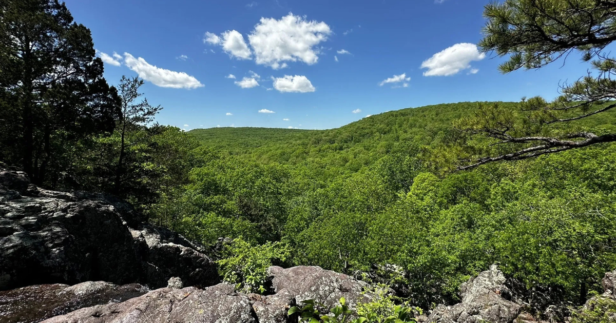 The most romantic Valentine's Day hike you'll find in Missouri