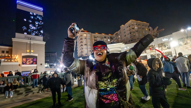 Owner places a large chunk of the Gateway in Salt Lake City up for sale