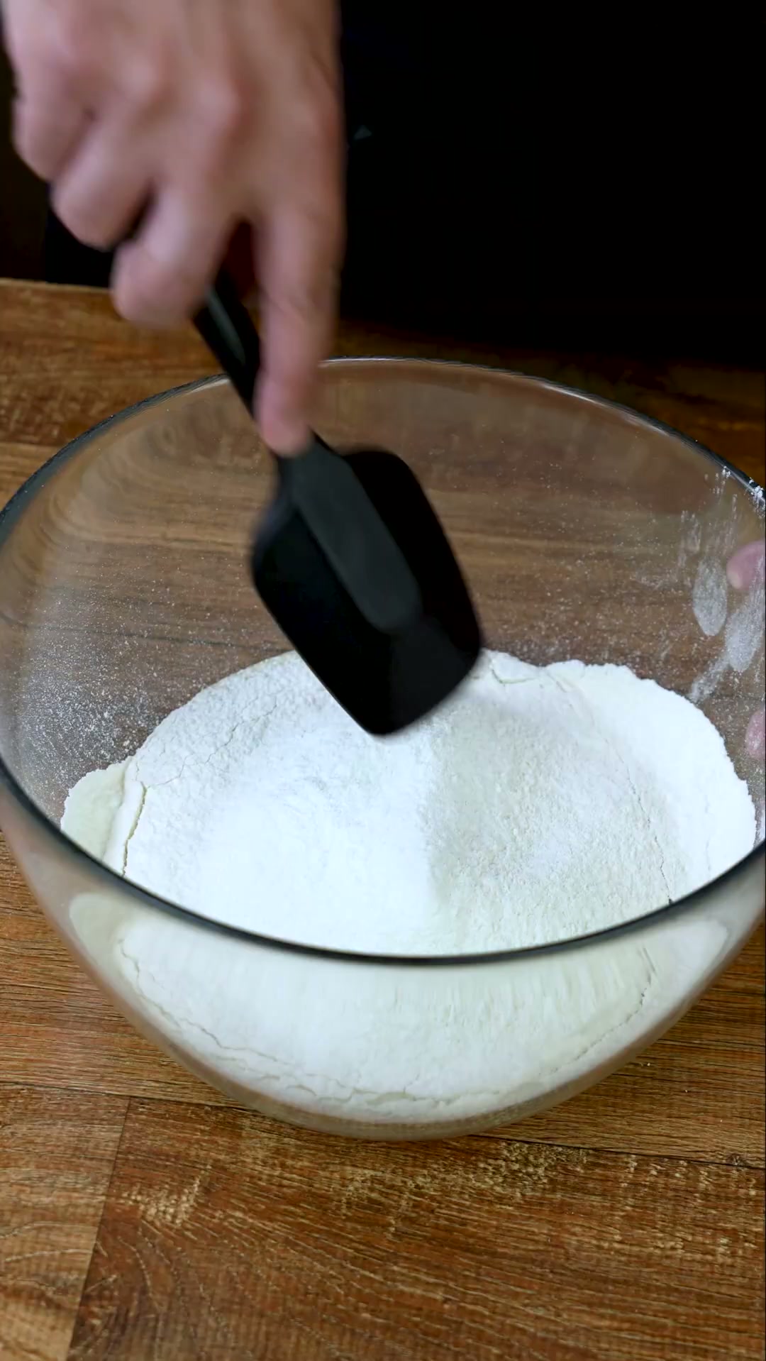 ¡Sale ya cortado del horno! ¡Pan con plátanos maduros!