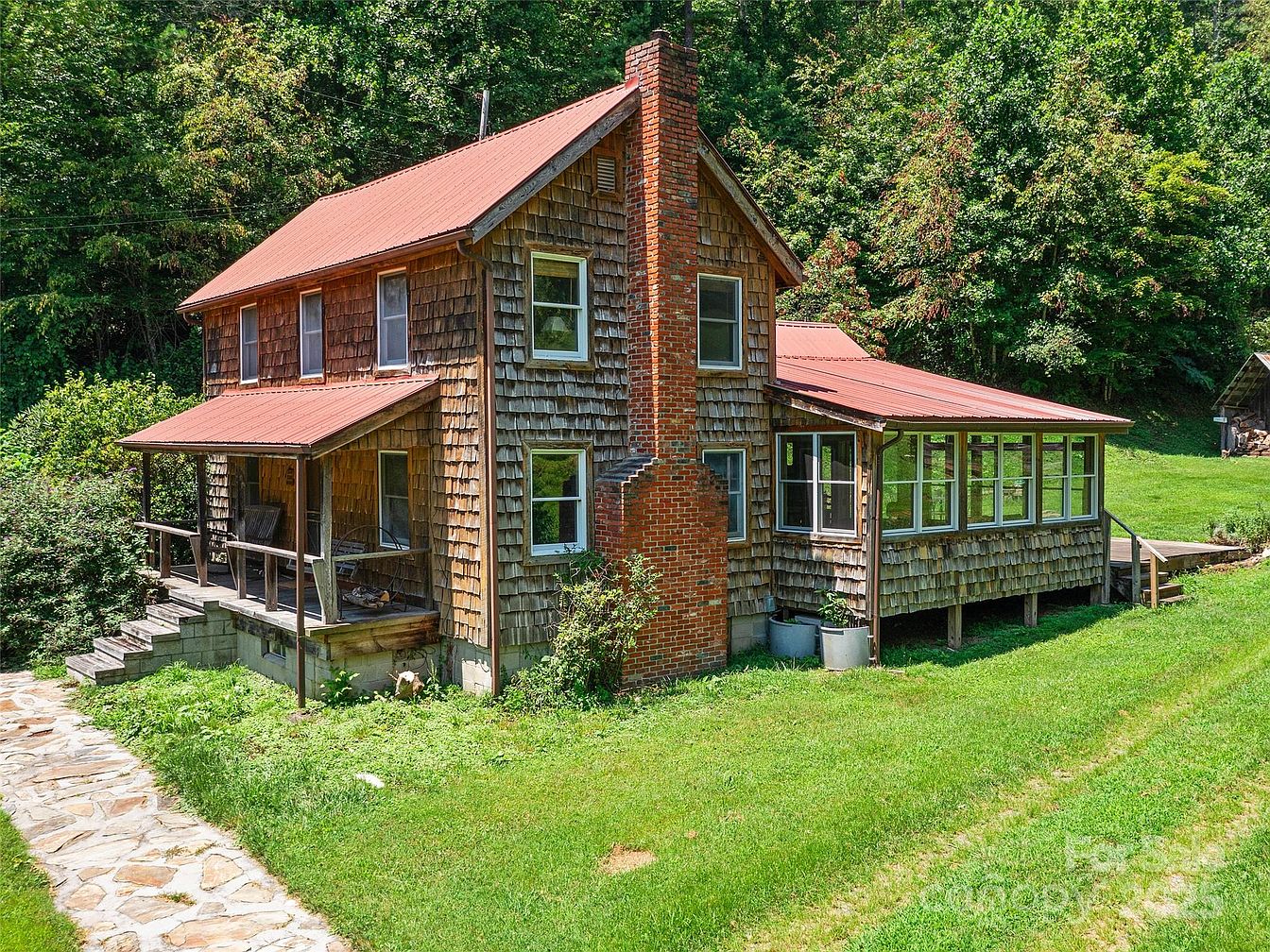 1910 cedar shake farmhouse in Leicester, North Carolina, featuring 81 ...