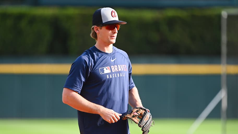 Braves bring back familiar bench player as they continue to bolster ...