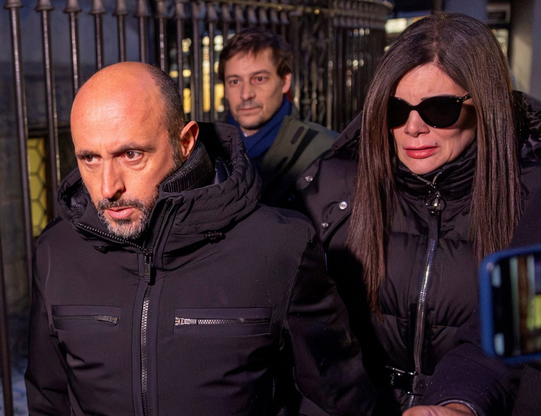 Parents defend 'girl in helmet' after Swiss fire