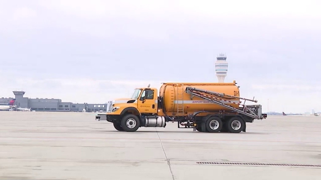 Atlanta airport seeing hundreds of delays as ice storm moves into Georgia