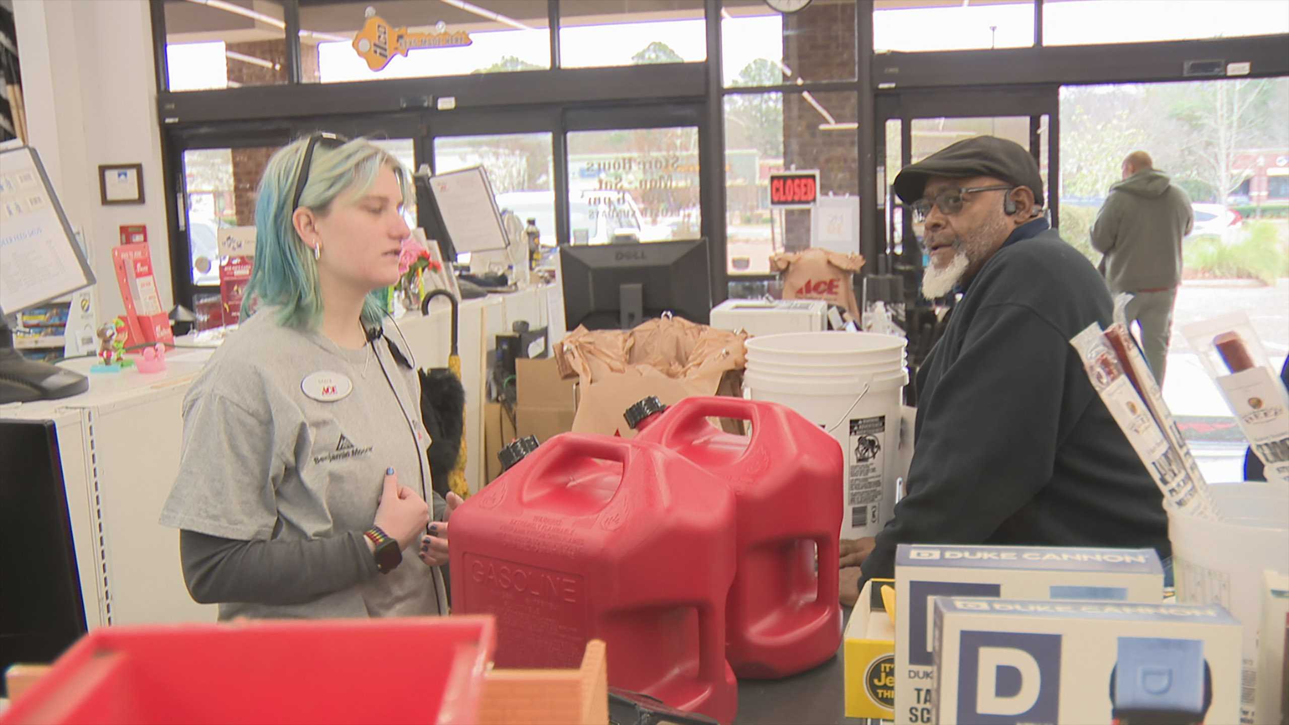 Metro hardware stores experience rush as winter storms near