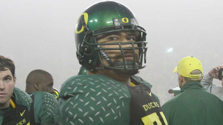 Oregon Ducks legacy recruit visiting Eugene