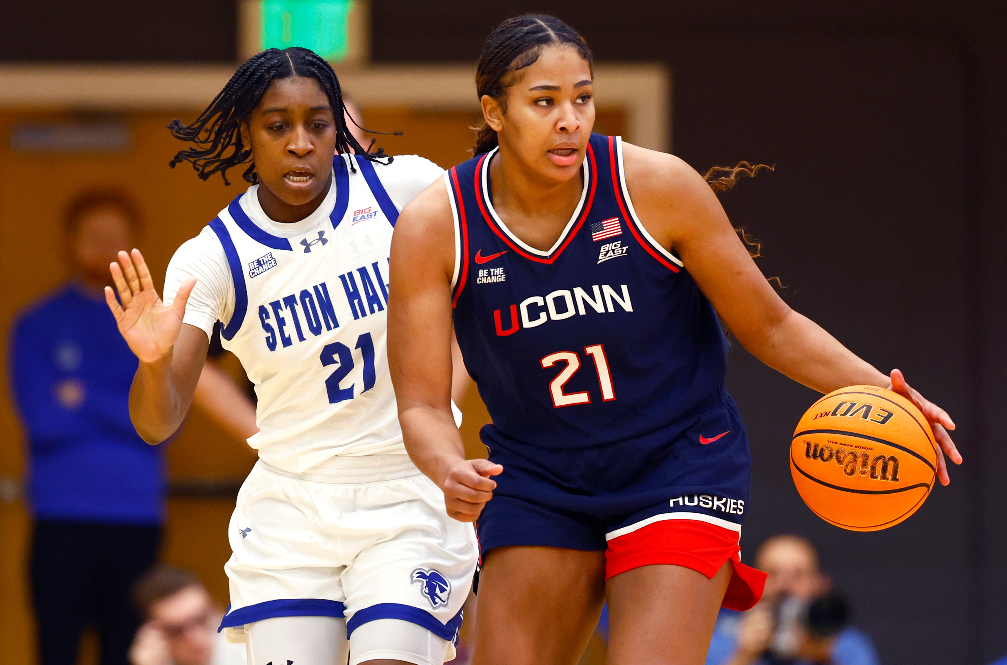 No. 1 UConn beats Seton Hall 92-52 for its 43rd straight win over the ...