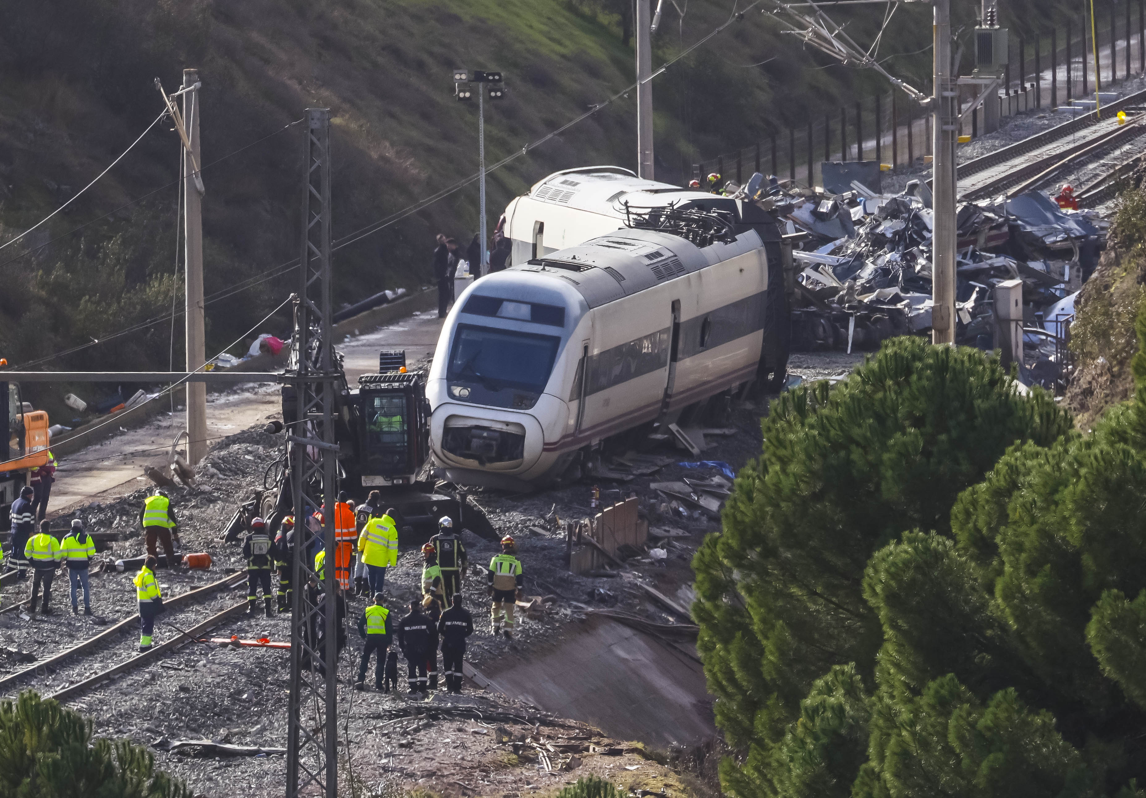 Renfe asegura que conoció “de forma inmediata” el siniestro de su Alvia ...