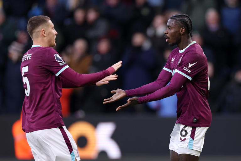 Burnley 1-1 Tottenham: Both teams push for a winner - Live