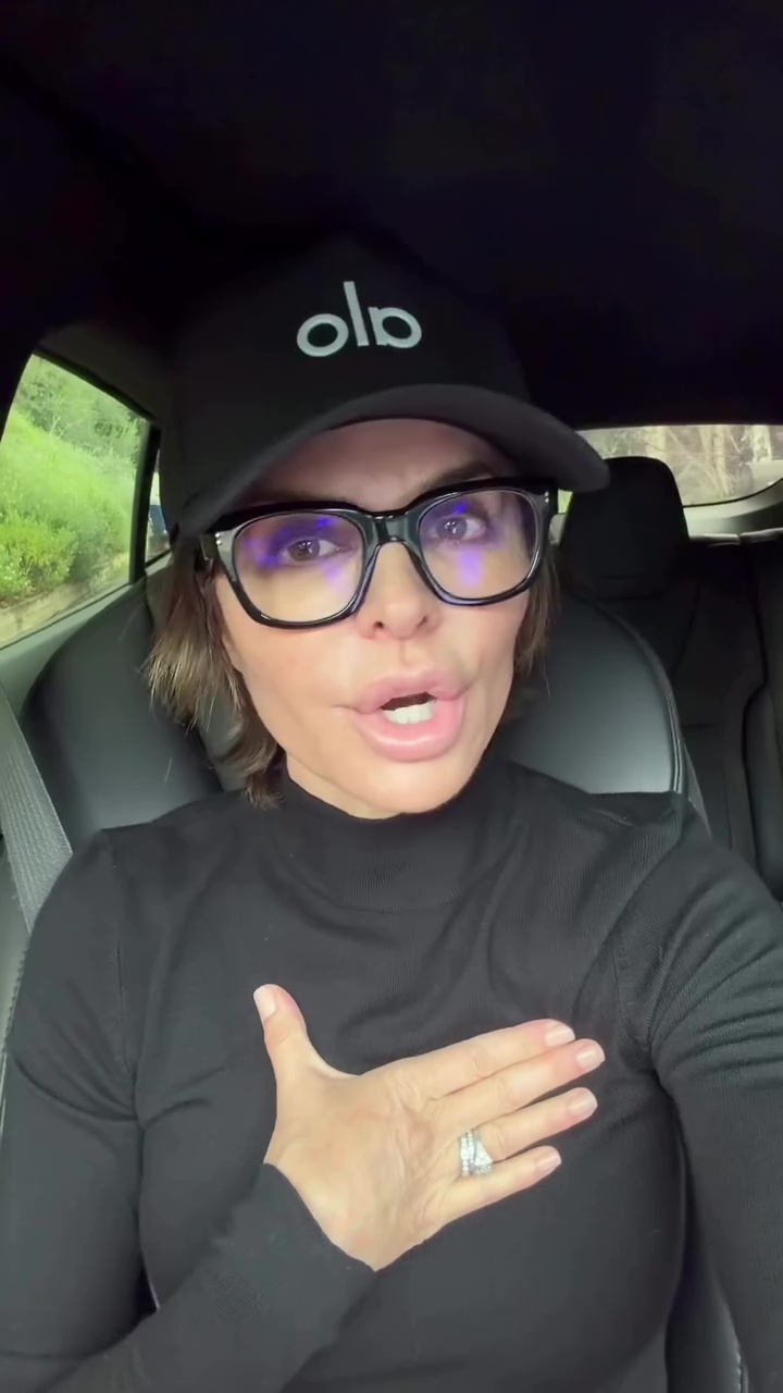 Lisa Rinna backtracks after her attack on Colton Underwood, his ...