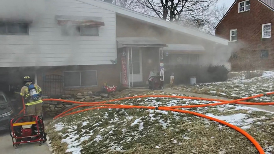 Family escapes safely after house fire in Ohio