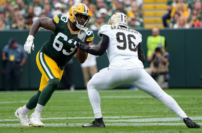 Packers OL Rasheed Walker arrested at airport on gun charge