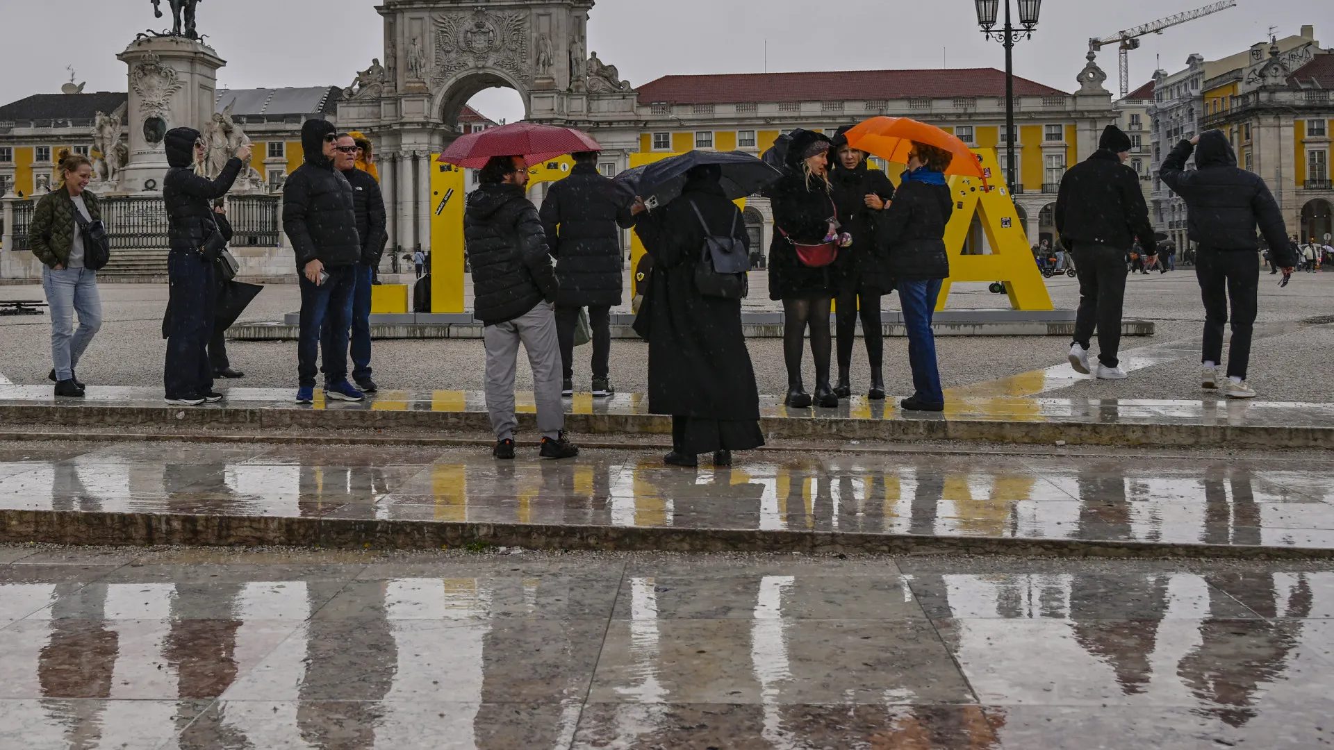 Ao minuto: Mau tempo faz 21 deslocados; registados 1.545 incidentes