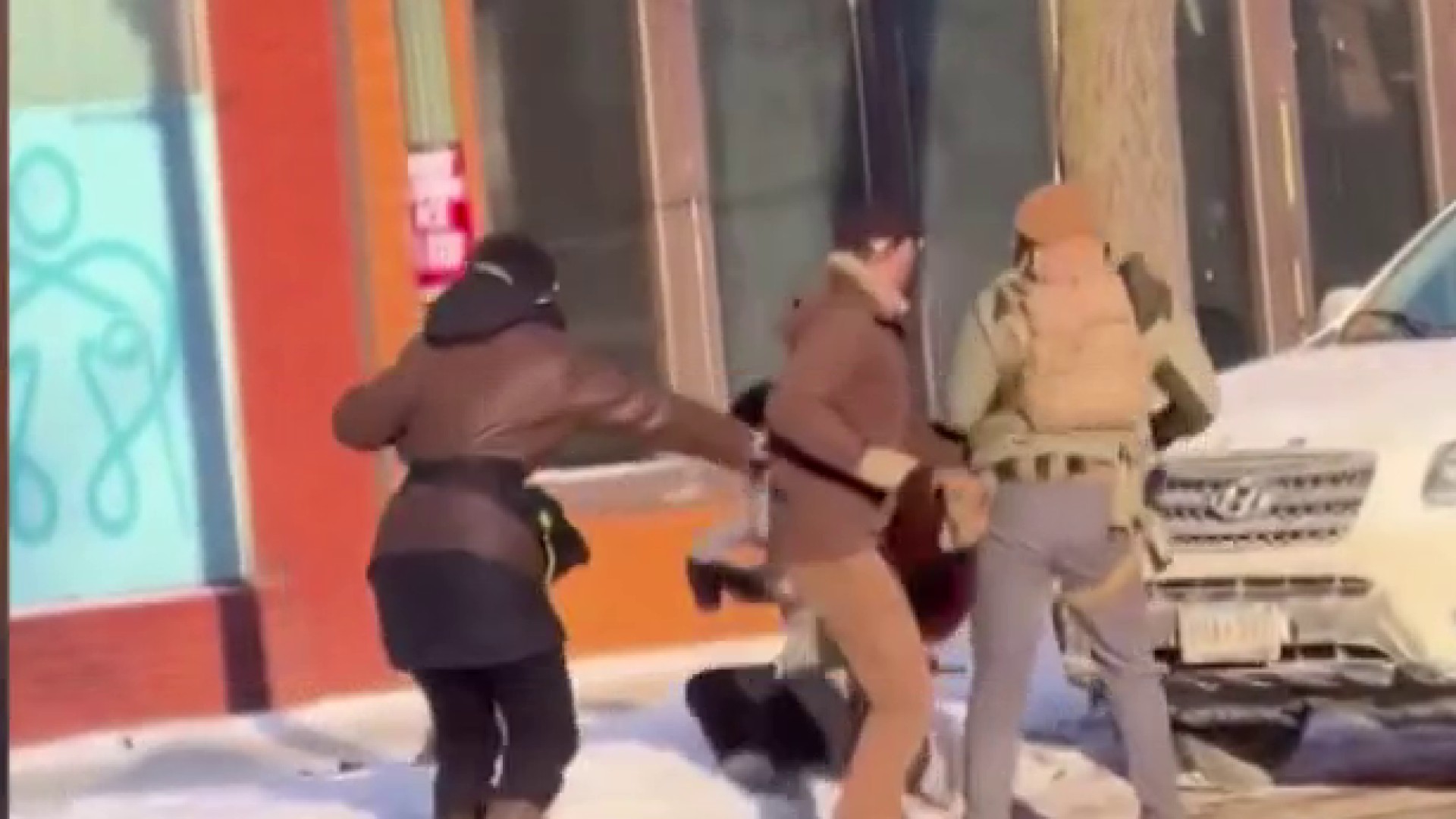 New video appears to show federal agents shoving and spraying man ...