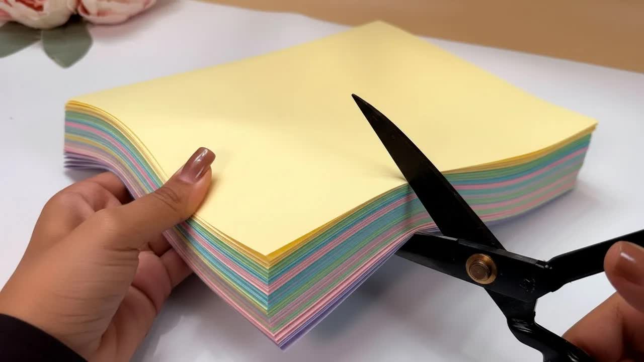 Beautiful! I’ve never seen such an incredible idea with colored paper ...