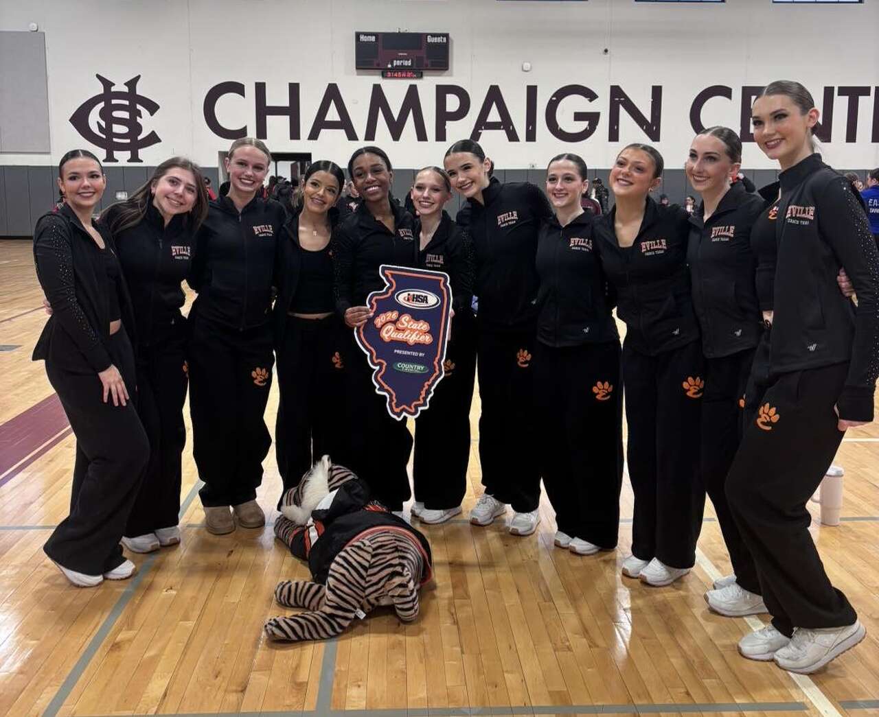 Edwardsville dance team qualifies for state