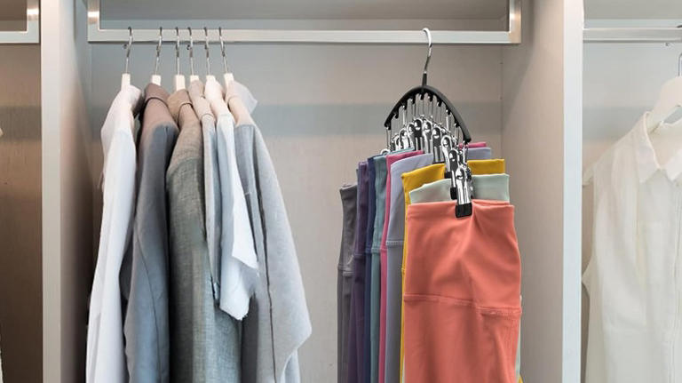 We found a genius way to keep leggings organized in the closet, and we ...