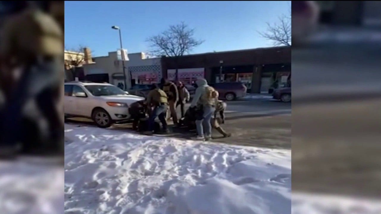 Minneapolis shooting: Former CBP head says Border Patrol 'wrong unit' for city operations