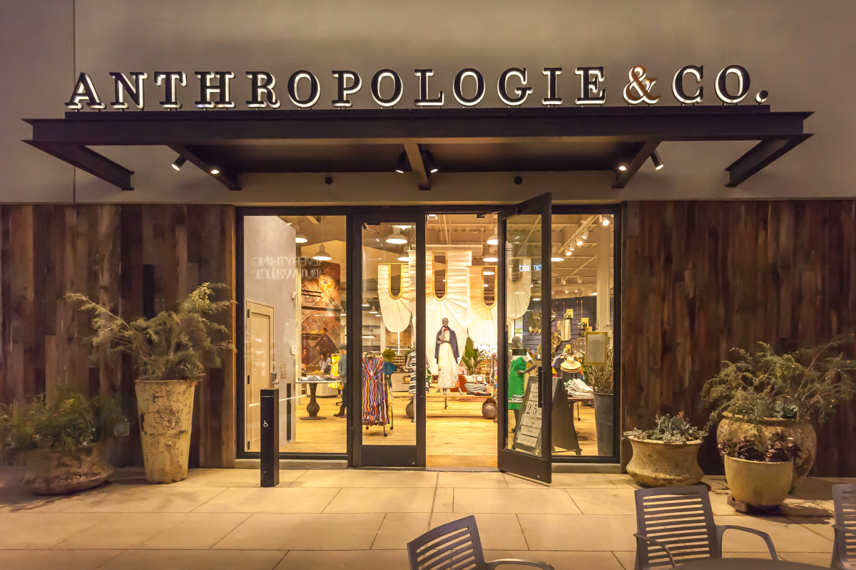 Transform your table decor with Anthropologie's $30 beaded bow napkins set