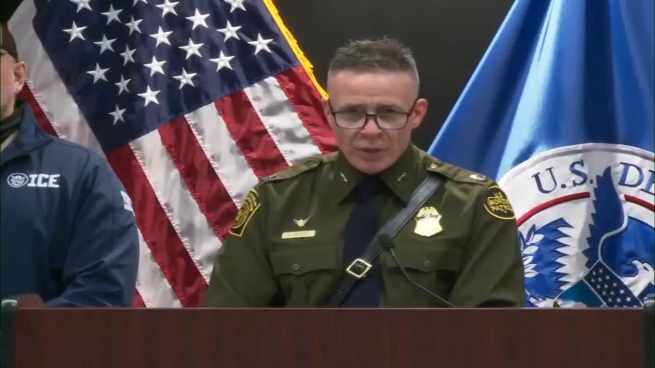 Officer who fatally shot Minneapolis man is an 8-year Border Patrol ...