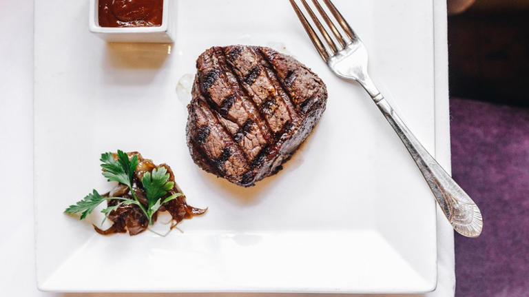 14 regional steakhouse chains you should seek out