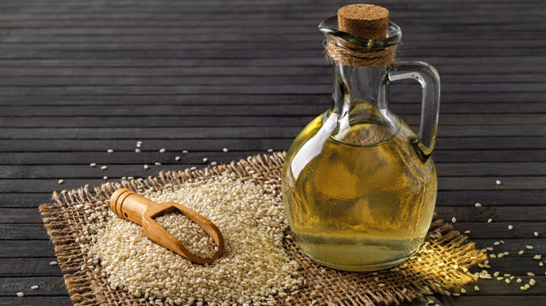 Fry your eggs in this unexpected ingredient for a simple boost