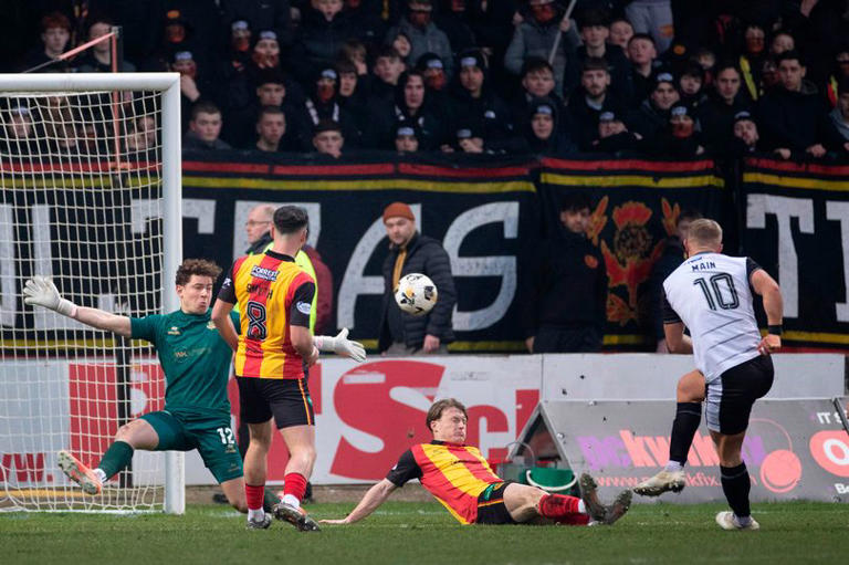 Nightmare start sinks Ayr at Partick as Scott Brown sent to stand