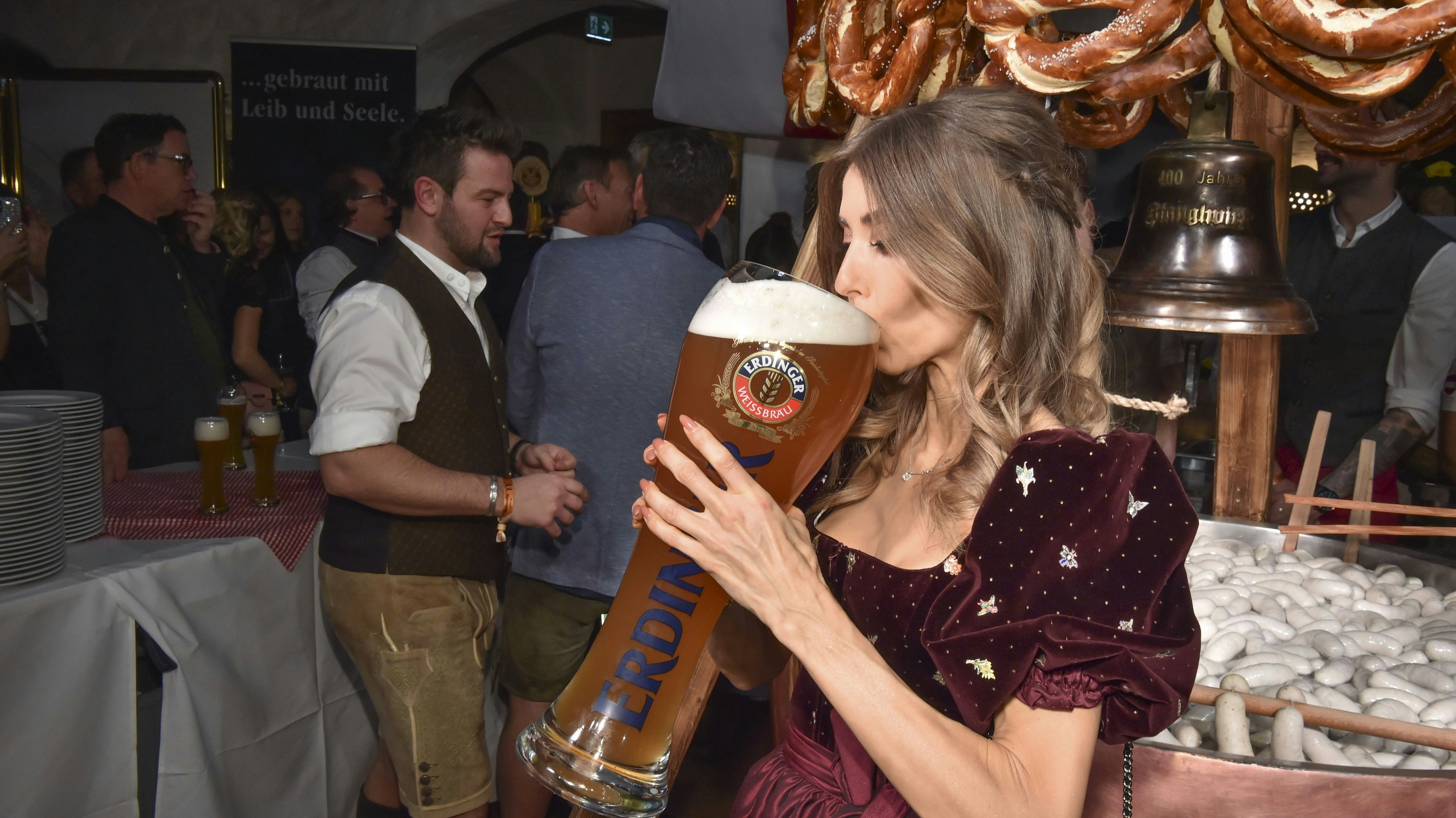 Hummels mit Mega-Bier erwischt: "Nur daran genippt"