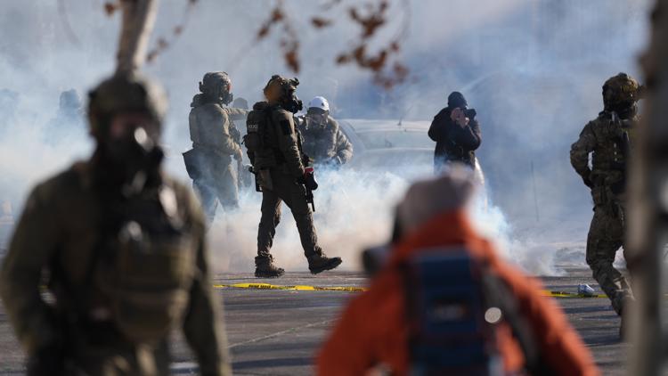 Oregon reacts to Minneapolis fatal shooting by federal officer, weeks ...