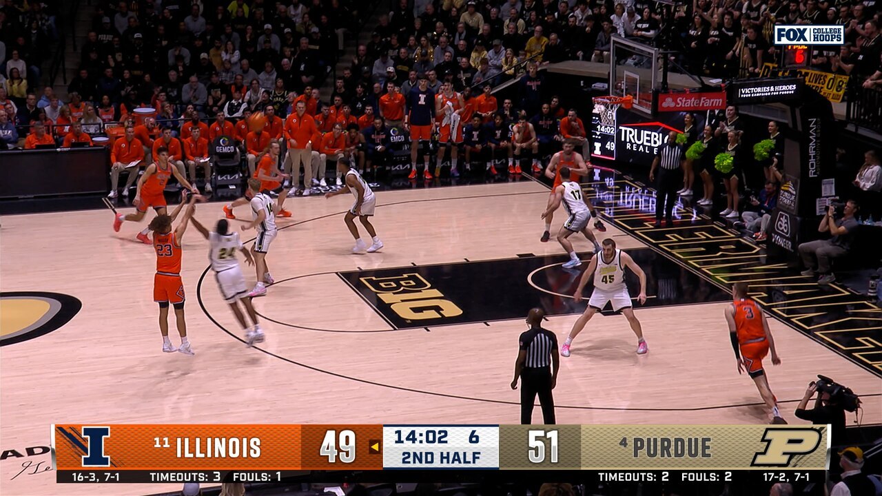 Illinois' Keaton Wagler buries deep three and draws foul for four-point ...