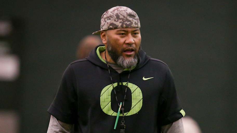 Oregon Ducks battling USC, Cal for four-star linebacker recruit