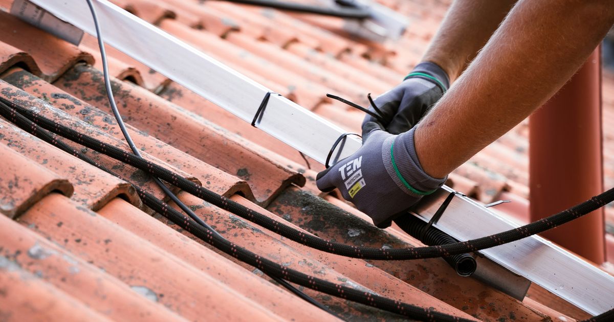 Be wary of door-to-door contractors after storms, NC insurance ...