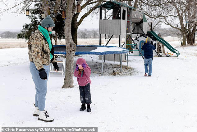 The three cities set to get the most snow as 2,300-mile 'icemaggedon ...