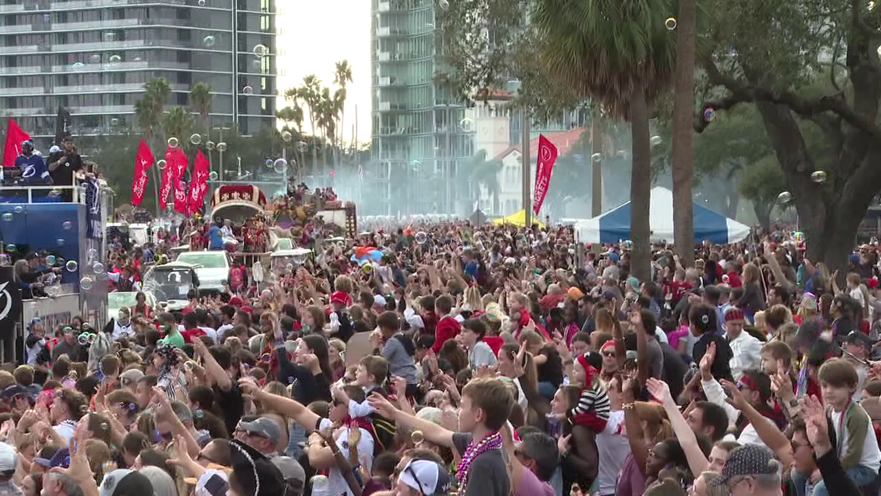Gasparilla Children’s Parade brings pirate-themed fun to Bayshore Boulevard