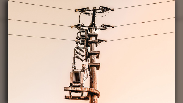 Hundreds without power across East Tennessee due to winter storm