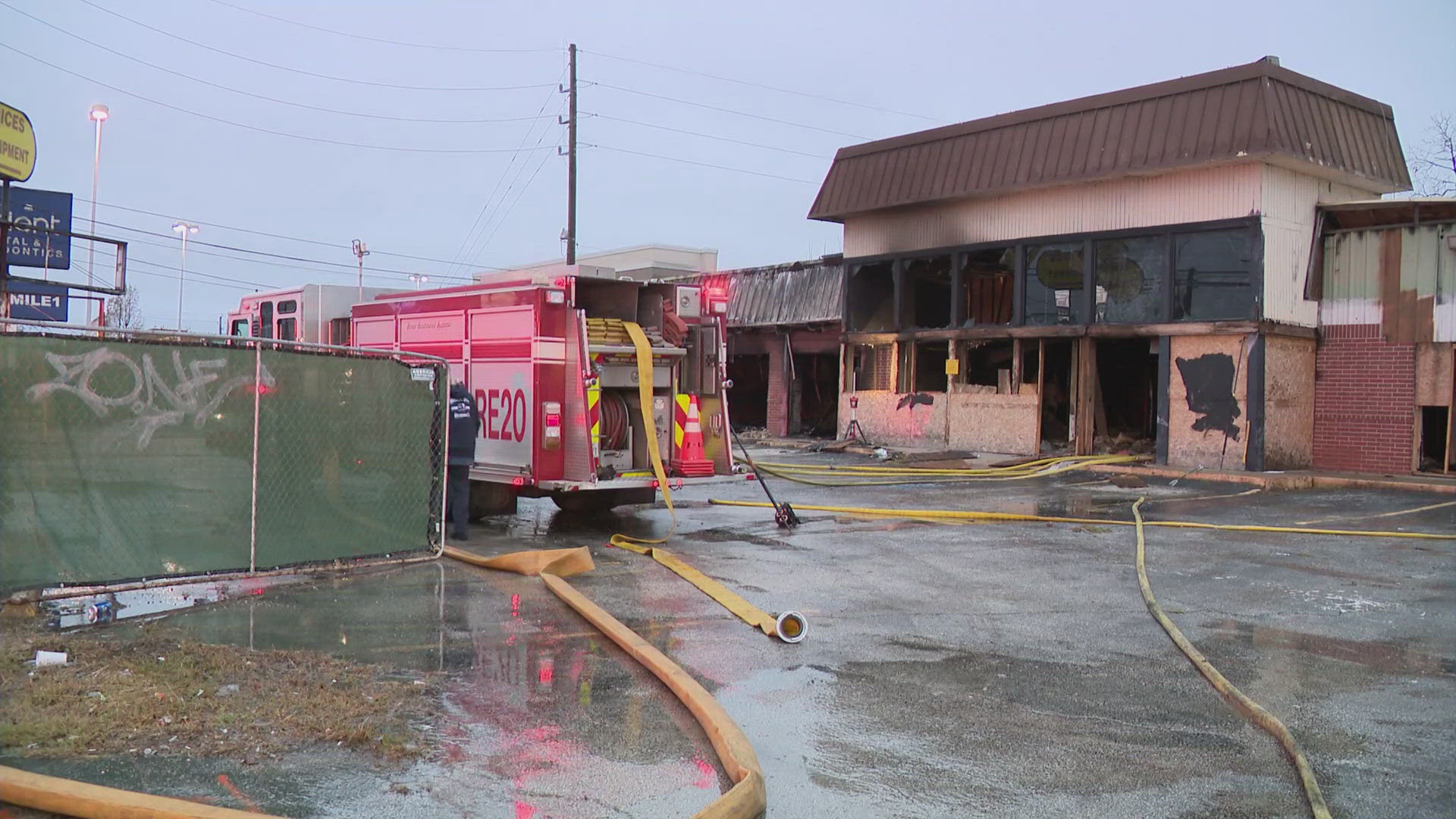'It’s ruining my business' | Vacant building on Westheimer burns for ...