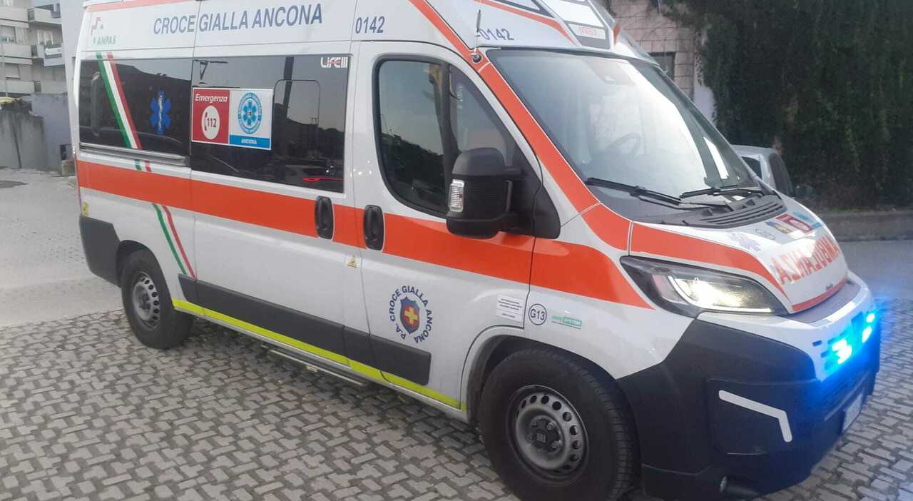 Il figlio è in campo, il padre ha un malore e si accascia in tribuna ...