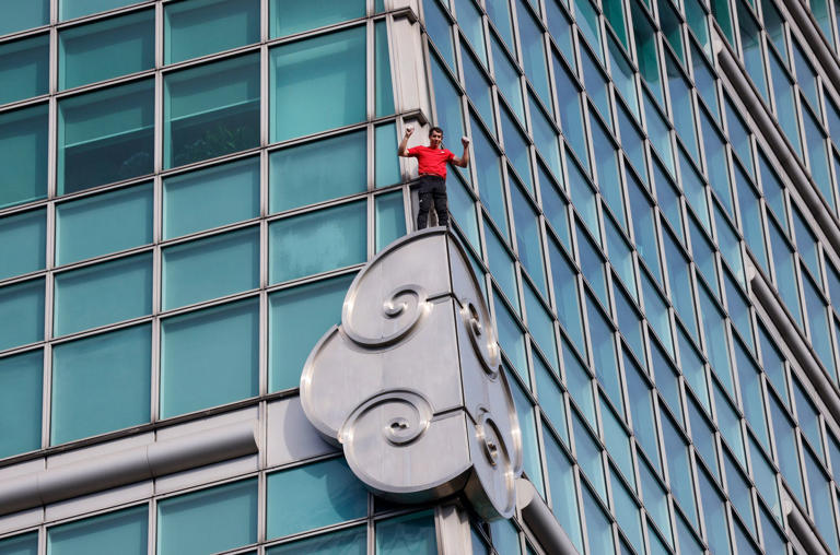 Netflix’s Skyscraper Live sees Alex Honnold triumph: updates