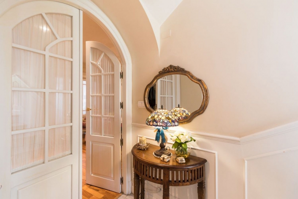 La casa de estilo inglés que sorprende en el corazón de Mula con sus ...