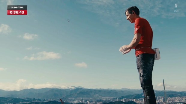 Netflix's 'Skyscraper Live' captures Alex Honnold's triumphant free ...
