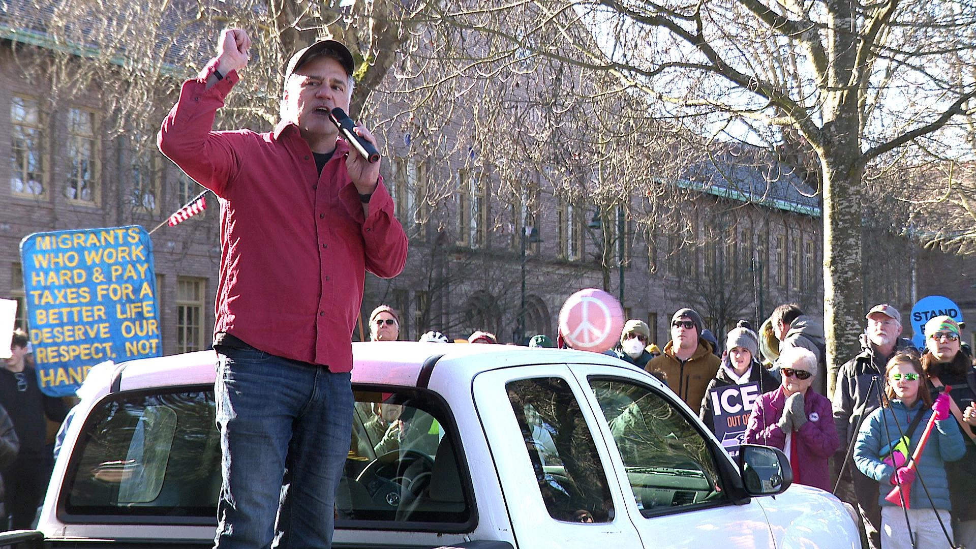 Minneapolis shooting fuels anti-ICE protests across Seattle area