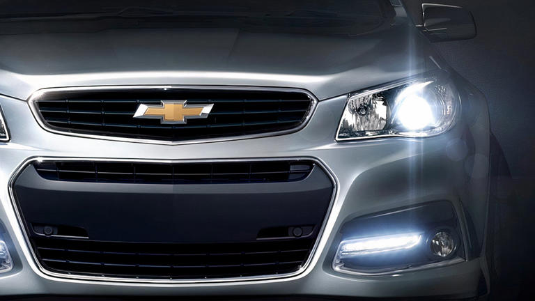 The last American sedan with a NA V8 and a manual transmission died 9 ...