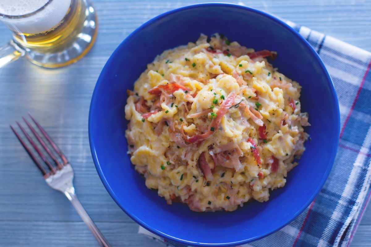 Spätzle with cream and speck