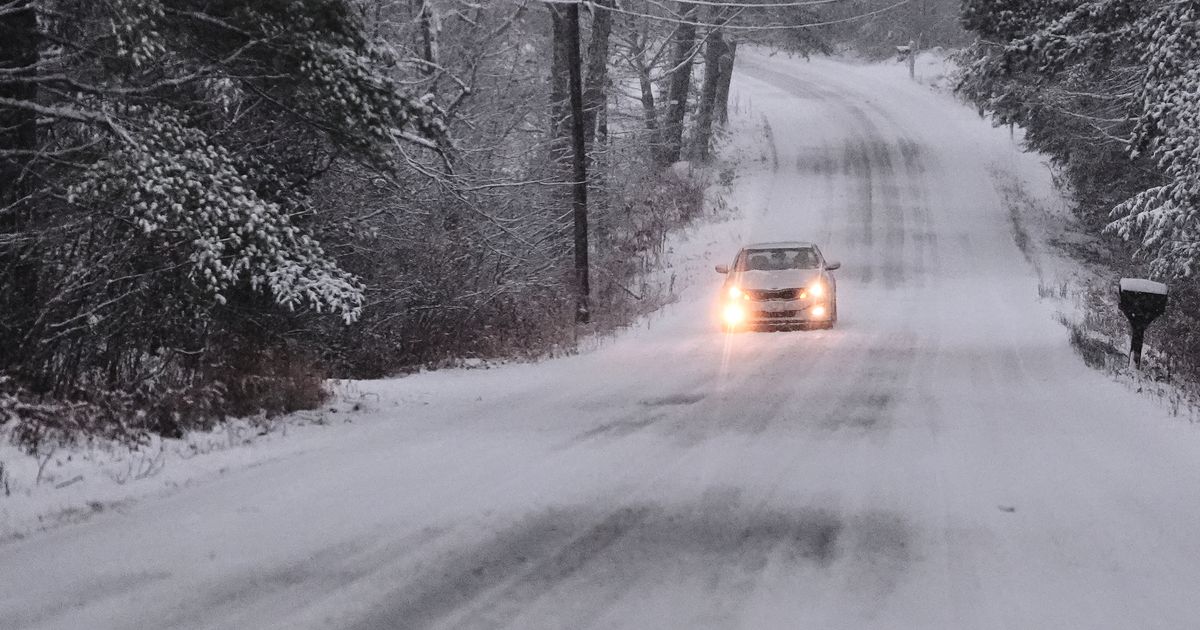 How to warm up your car and de-ice fast when temperatures plunge